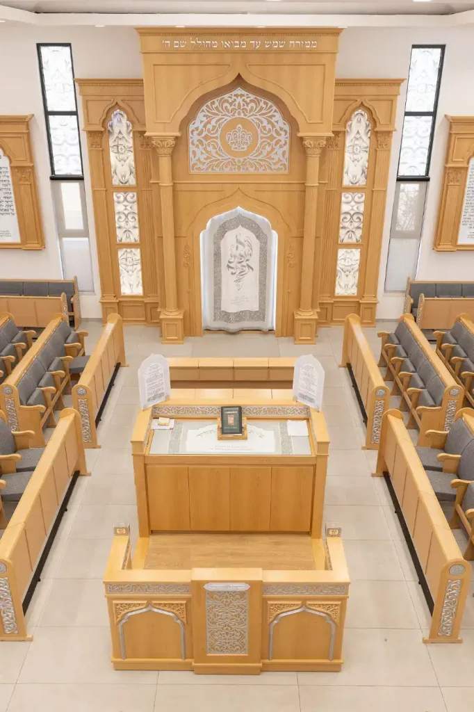 Tradition and Progress in Synagogue Design - ריהוט לבית כנסת - רהיטי לביא